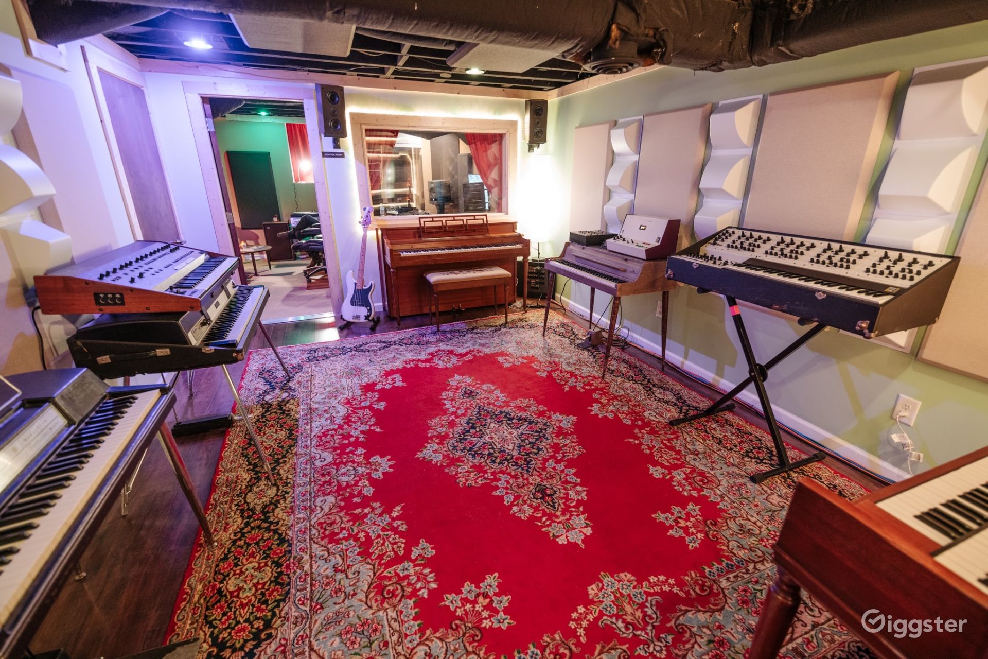 Vibey Studio & Writing Space in East Nashville | Rent this location on ...