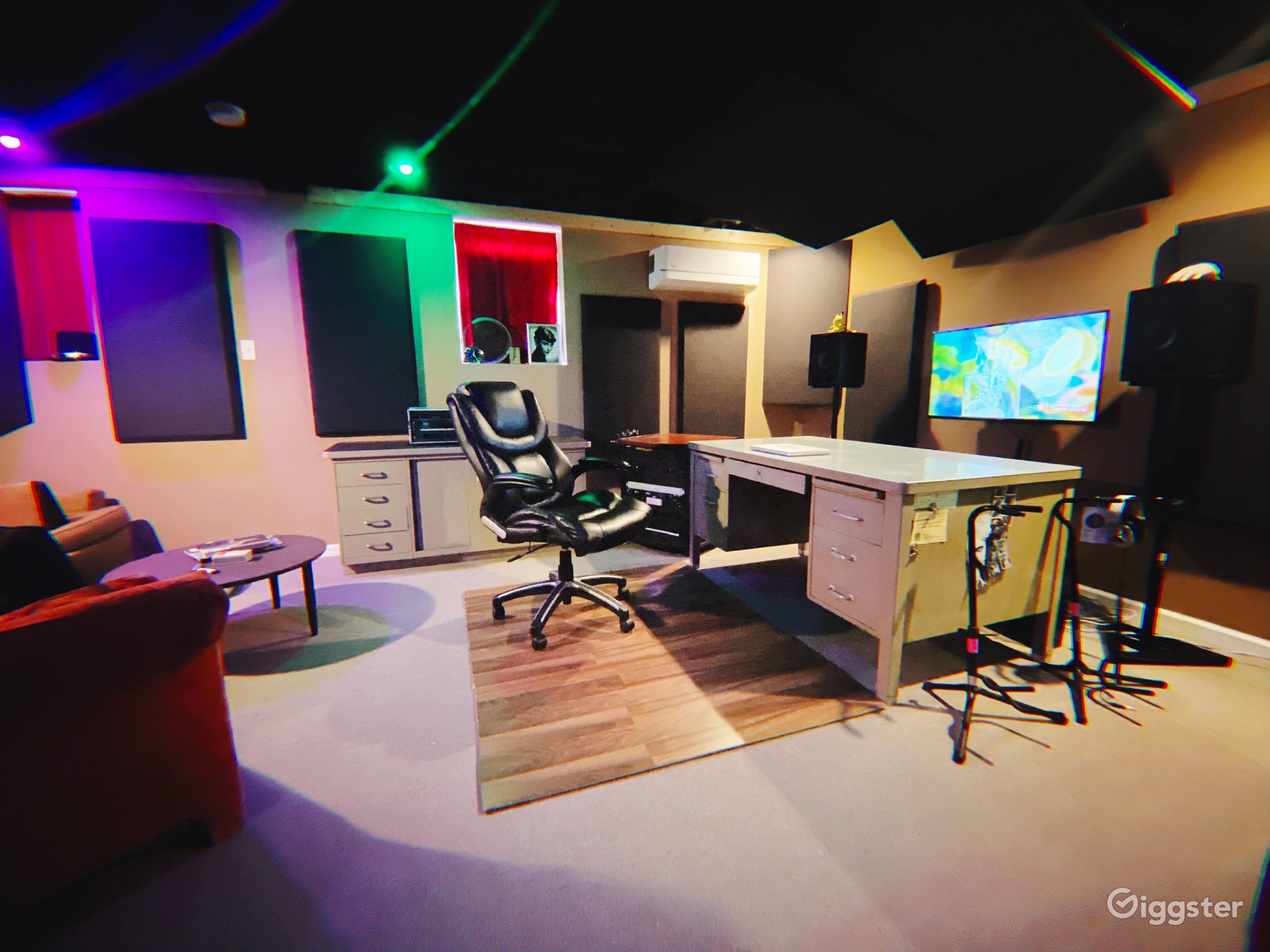 Vibey Studio & Writing Space in East Nashville | Rent this location on ...