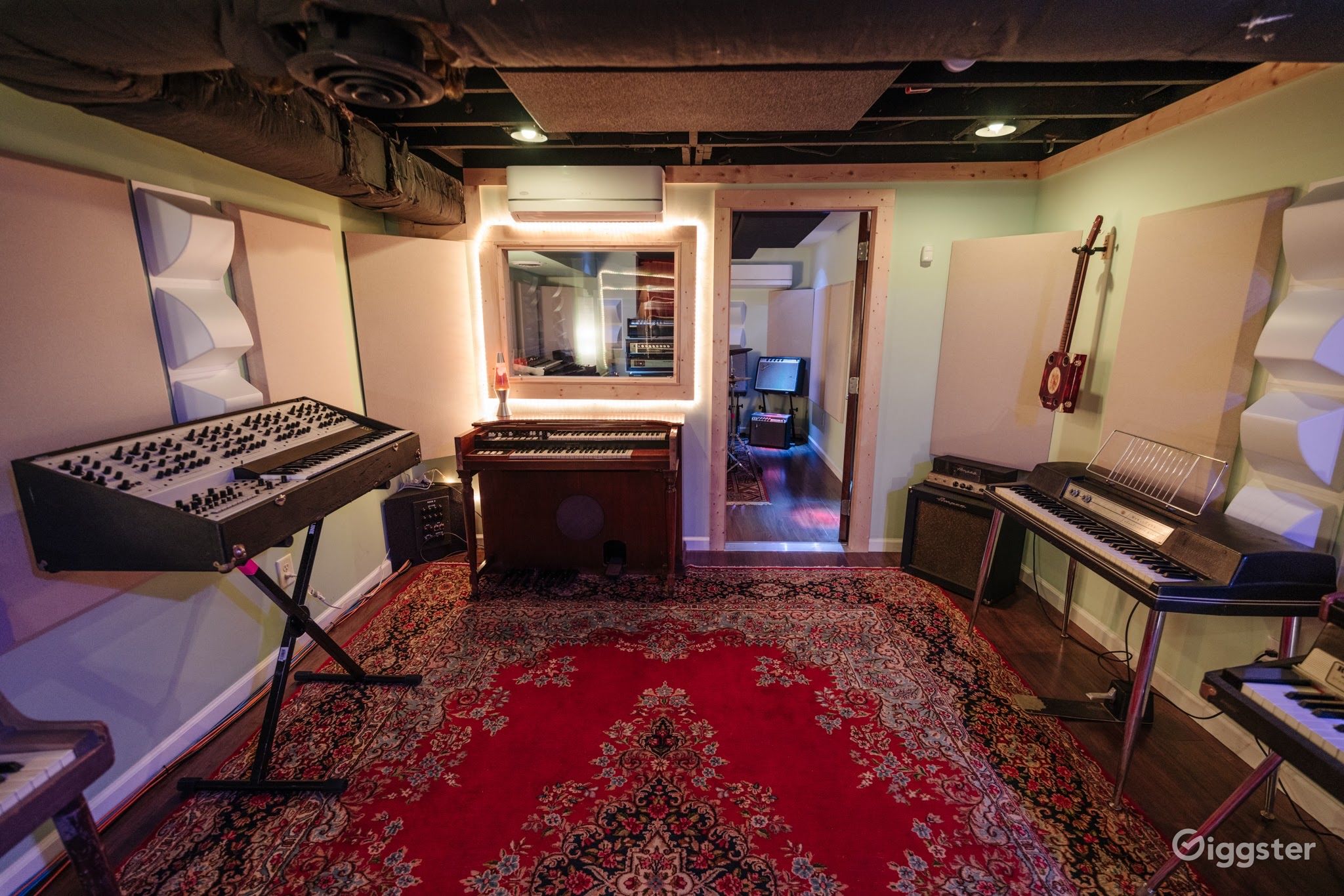 Vibey Studio & Writing Space in East Nashville | Rent this location on ...