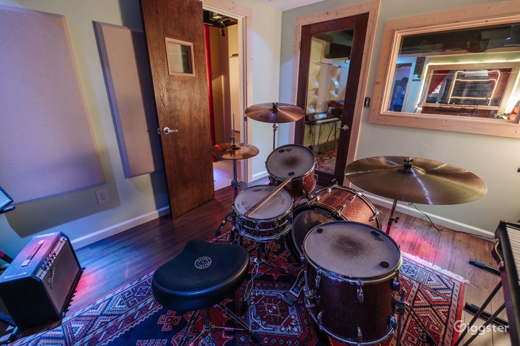 Vibey Studio & Writing Space in East Nashville | Rent this location on ...