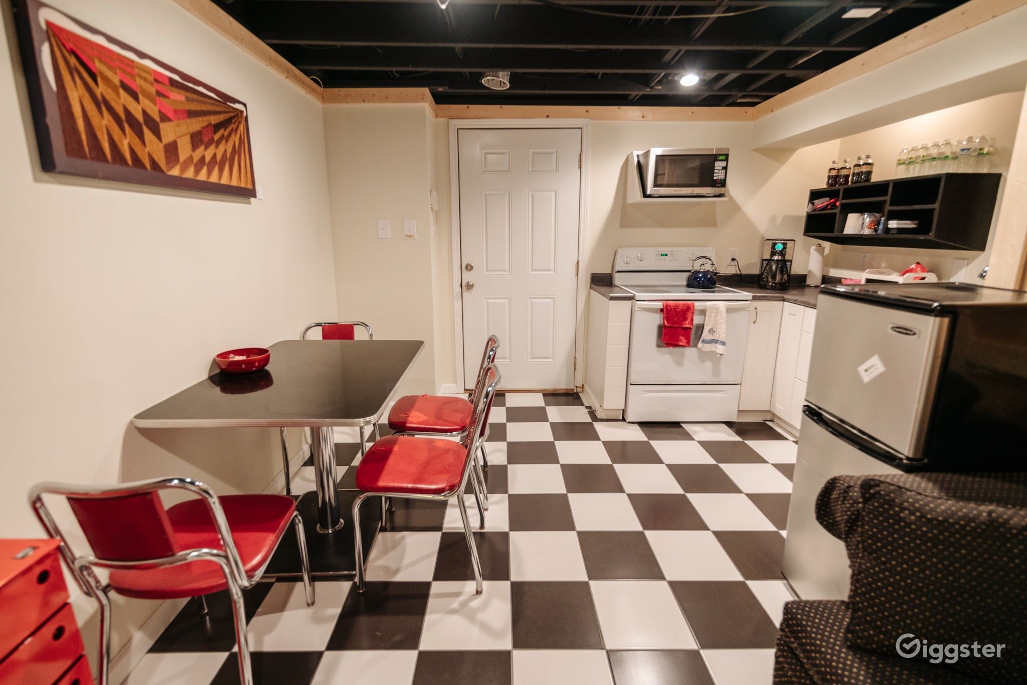 Vibey Studio & Writing Space in East Nashville | Rent this location on ...