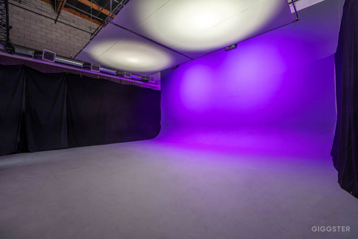 CYC Wall for Photoshoots, Filming, Live Events | Rent this location on ...