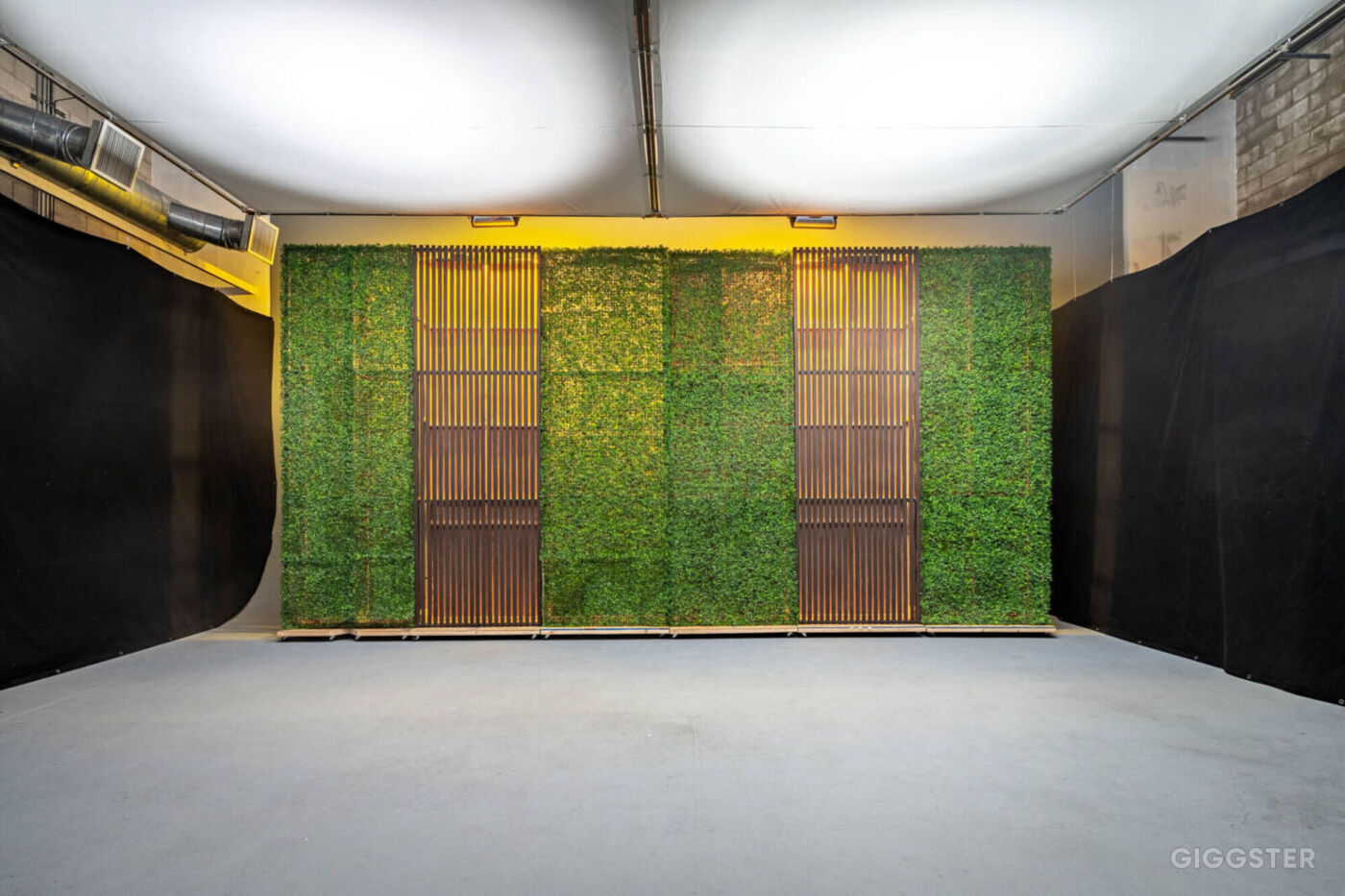 CYC Wall for Photoshoots, Filming, Live Events | Rent this location on ...