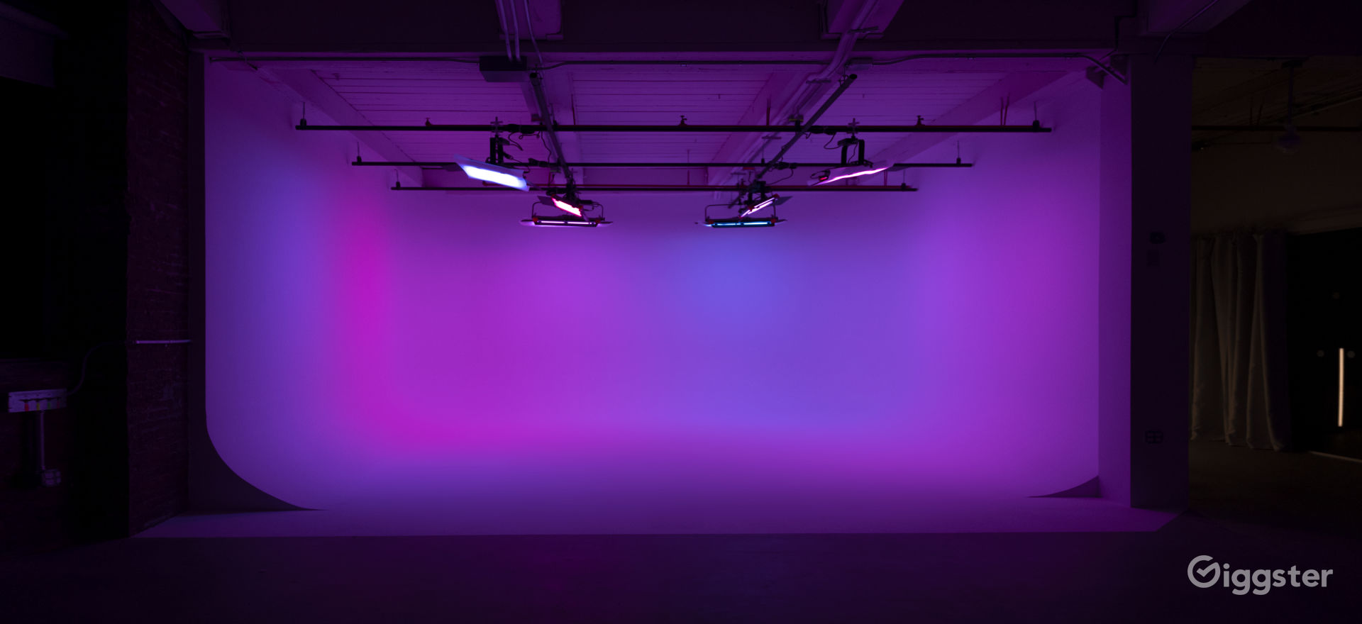 Pre-lit 3- Wall Cyc W/ LED RGB Lights I STUDIO A | Rent this location ...