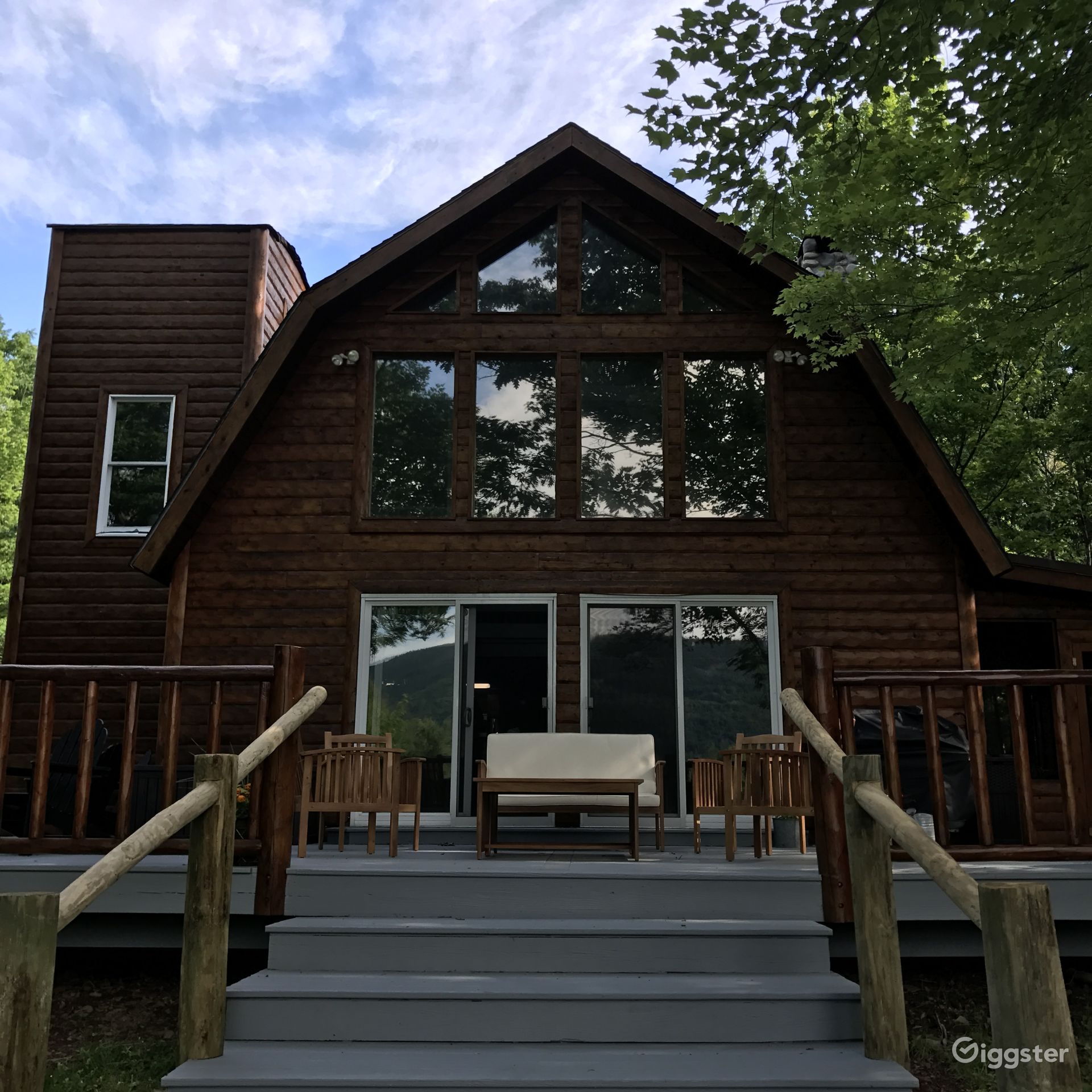 Lakefront 15 acres direct mountain view tennis ct | Rent this location ...