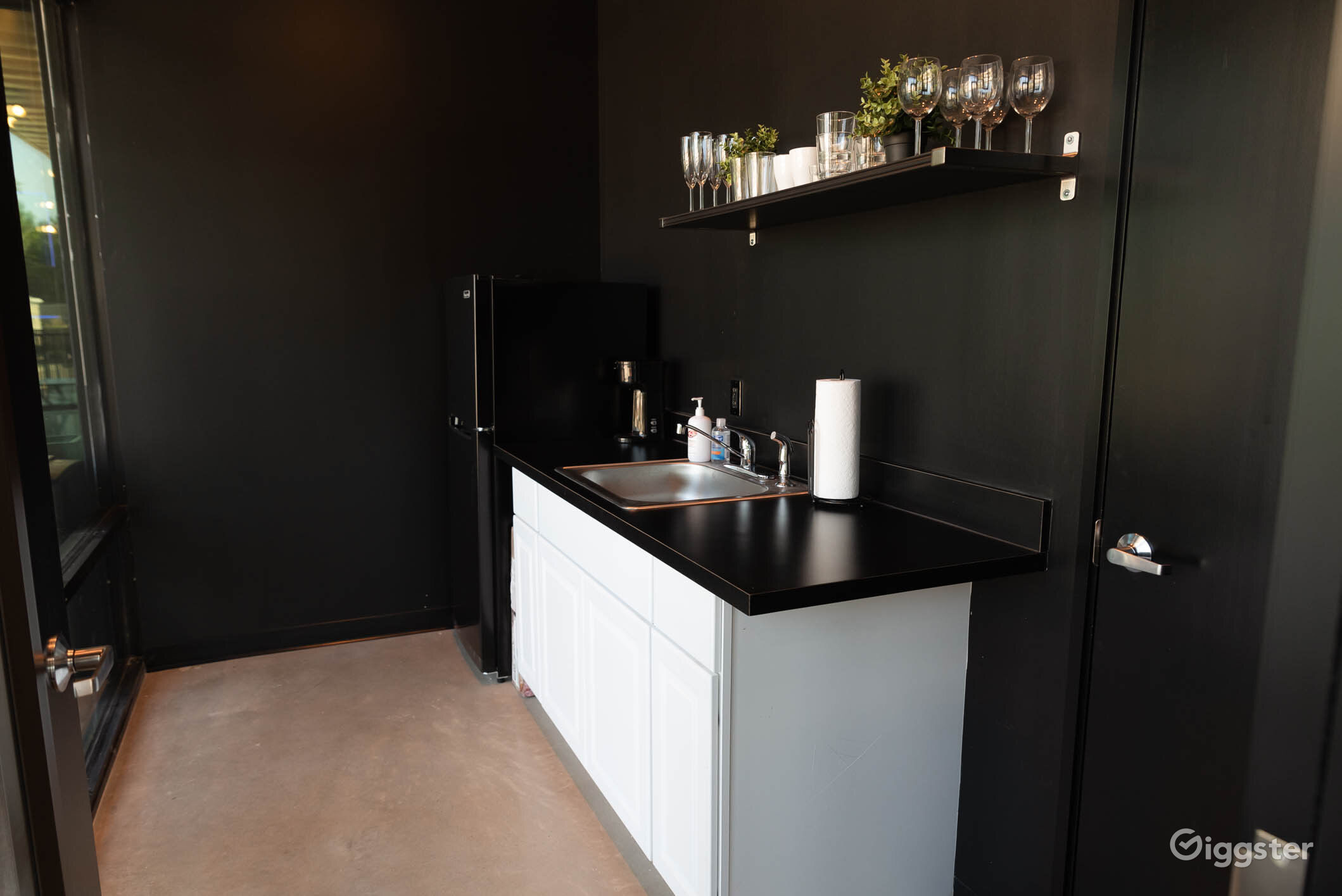 Humble Events Venue | Rent this location on Giggster