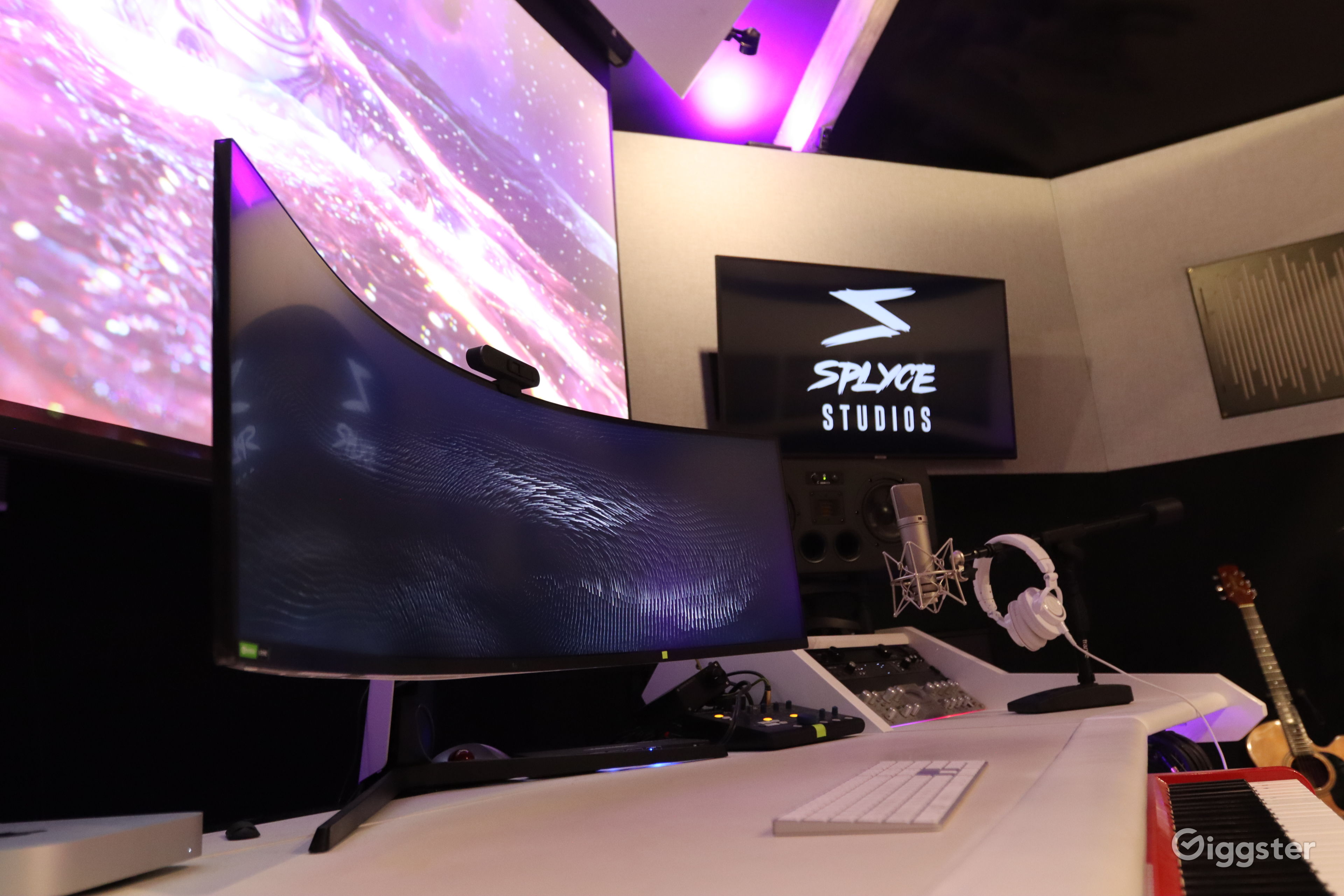 MUSIC RECORDING STUDIO - "The Spaceship" | Rent this location on Giggster