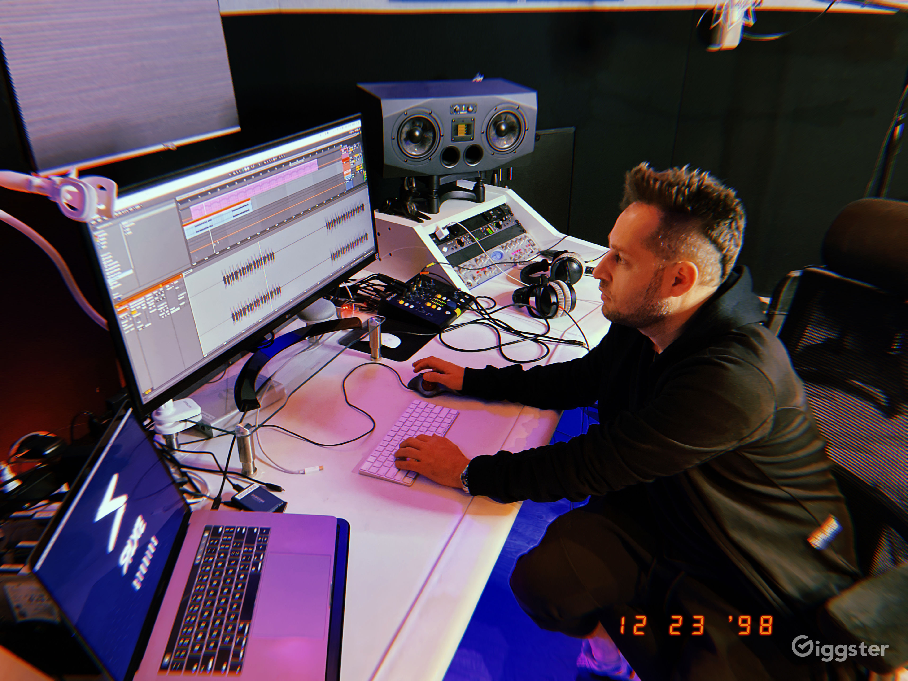 MUSIC RECORDING STUDIO - "The Spaceship" | Rent this location on Giggster