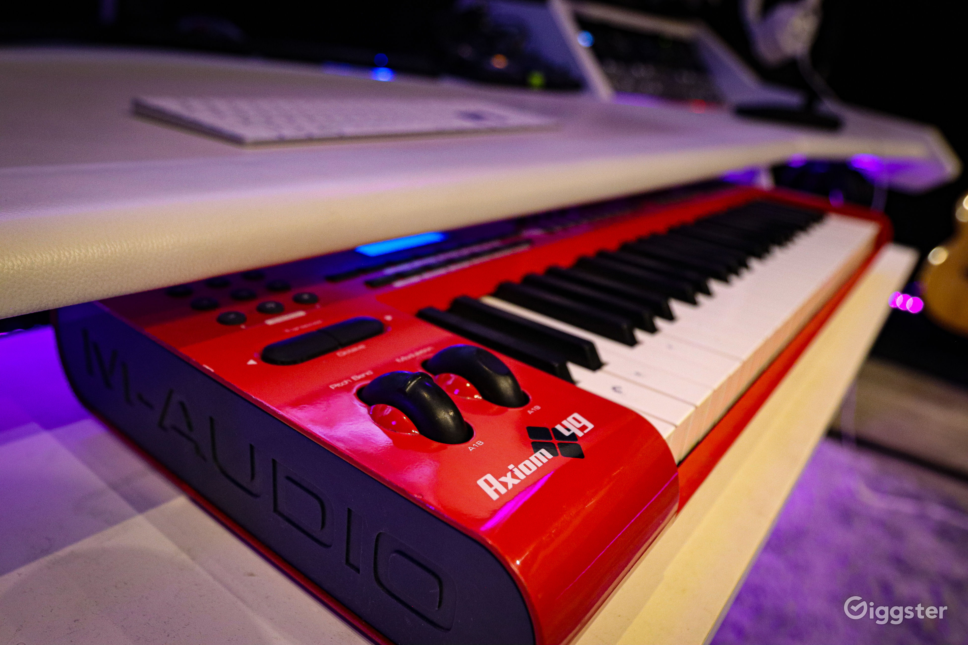 MUSIC RECORDING STUDIO - "The Spaceship" | Rent this location on Giggster