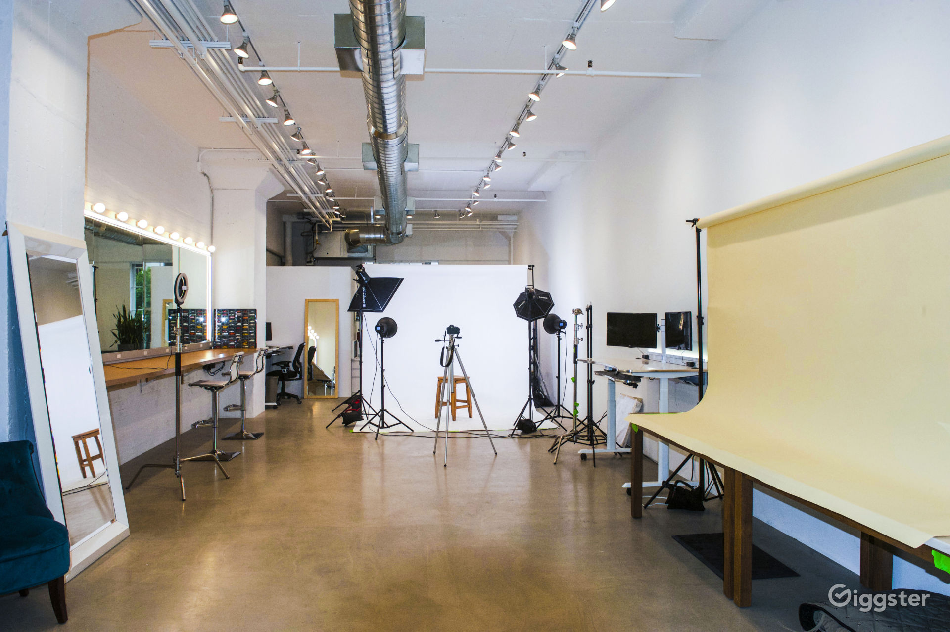 Content Creation Studio in Los Angeles | Rent this location on Giggster