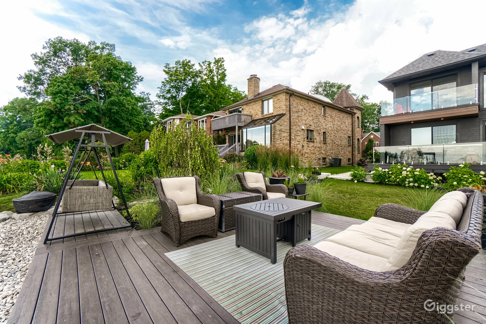 Ultra Modern High-End Luxury Waterfront Cottage On | Rent this location ...