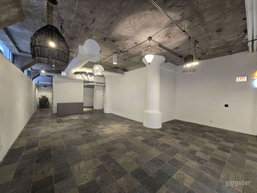 Flexible Gallery Workspace in River North | Rent this location on Giggster