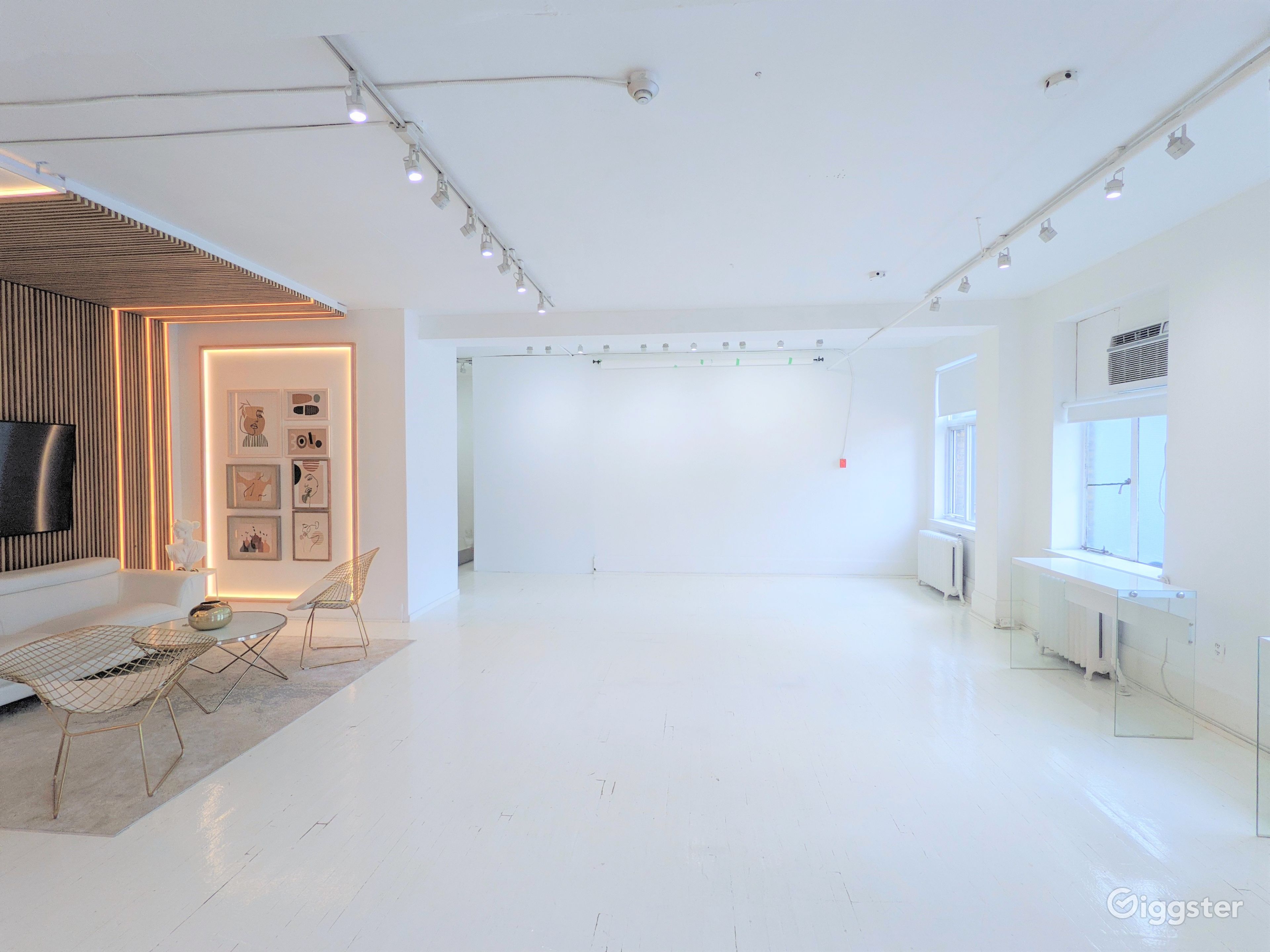Multi-set Production Studio - Downtown Toronto | Rent this location on ...
