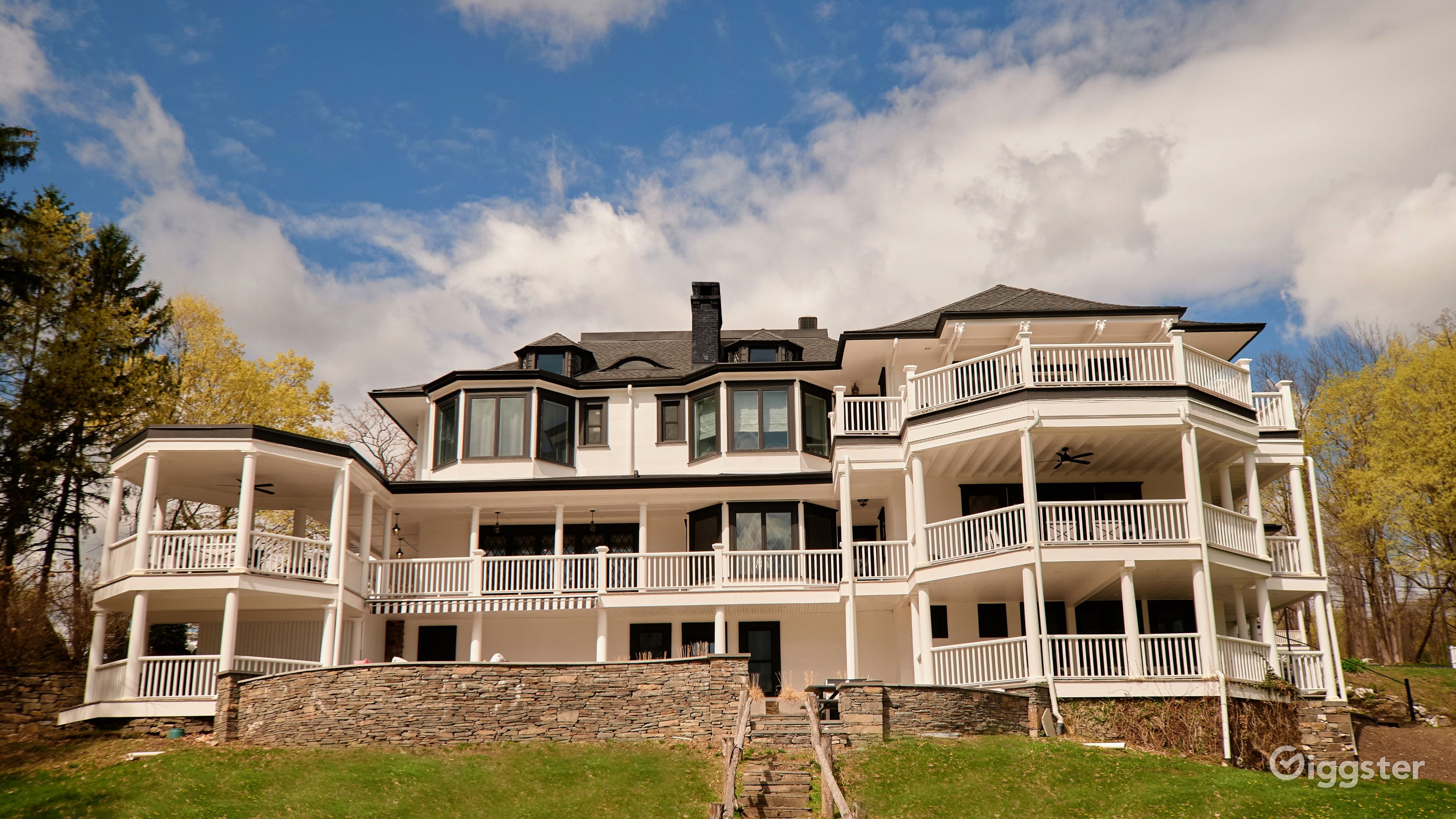 Hudson Valley Mansion | Rent this location on Giggster