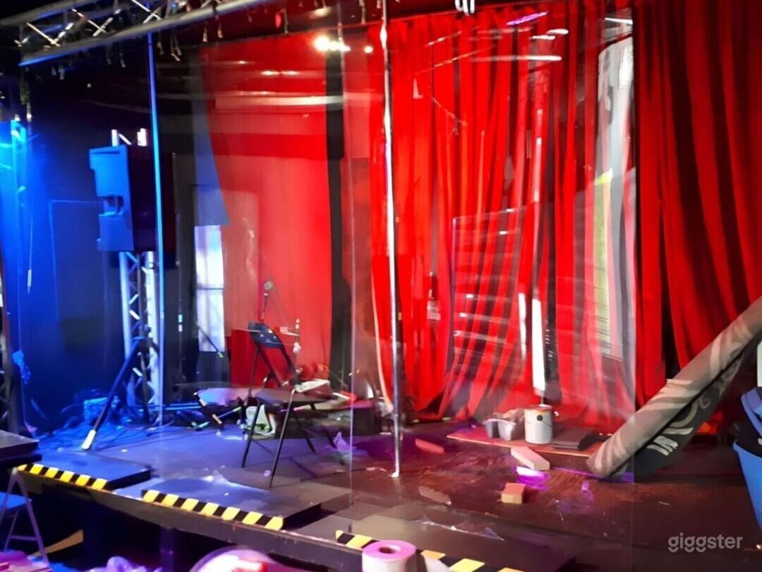 Neon Event Space in Toronto | Parties, Photoshoots, Meetings | Giggster