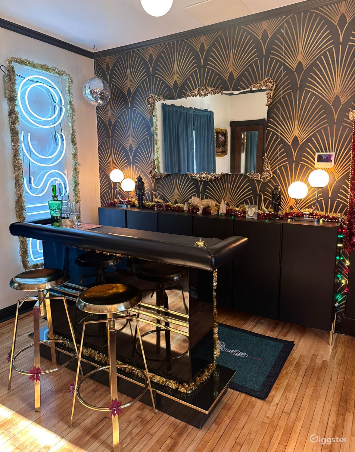 Maximalist Gem close to award-winning restaurants! | Rent this location ...