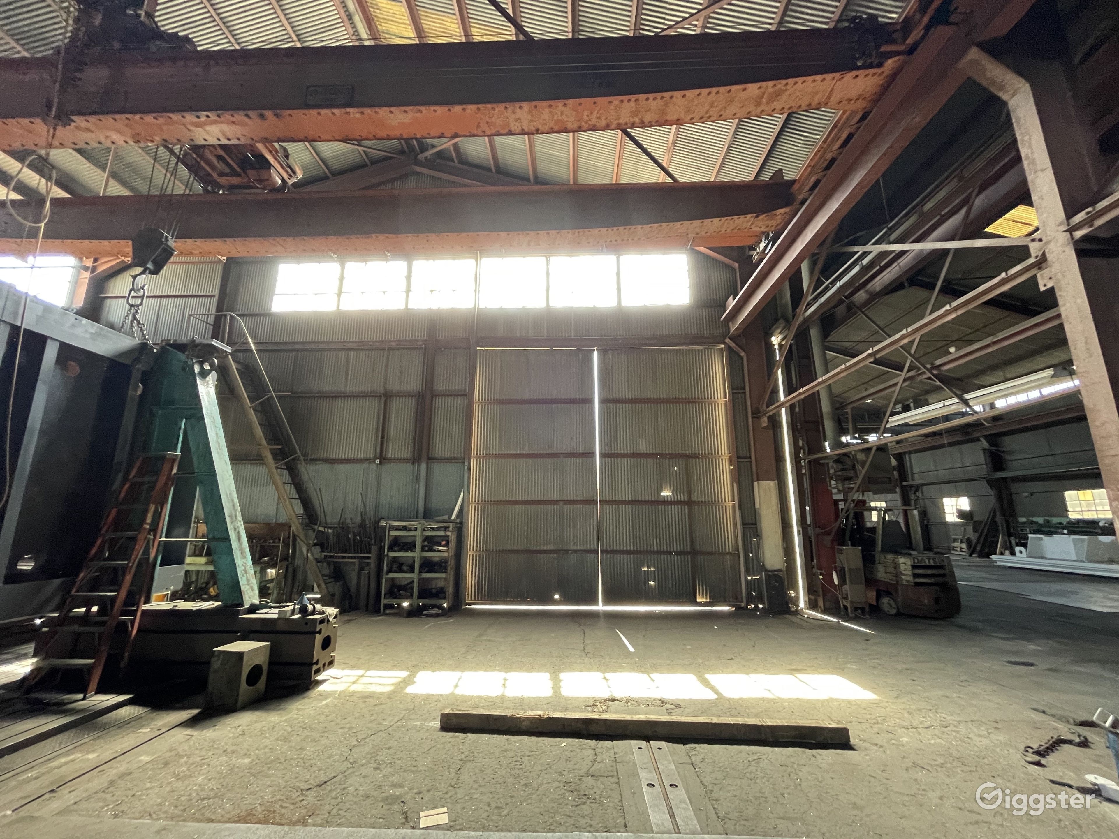 Massive Metal Shop Warehouse with Heavy Machinery | Rent this location ...
