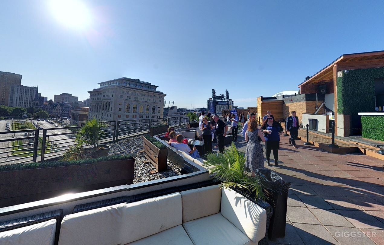 SWANKY OPEN-AIR ROOFTOP TERRACE | Rent this location on Giggster