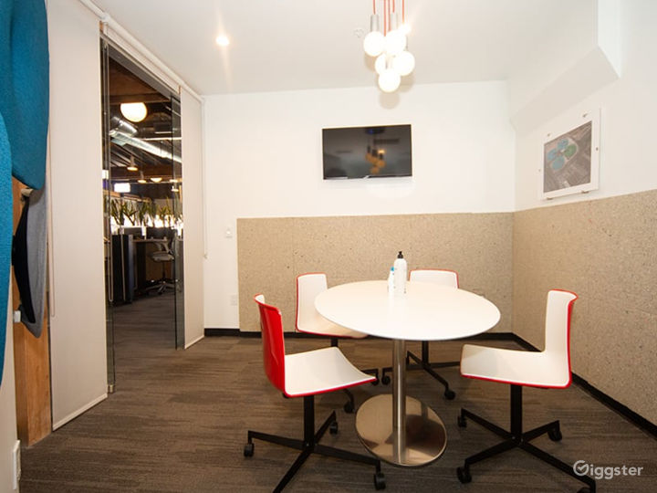 Mini Conference Room | Rent this location on Giggster