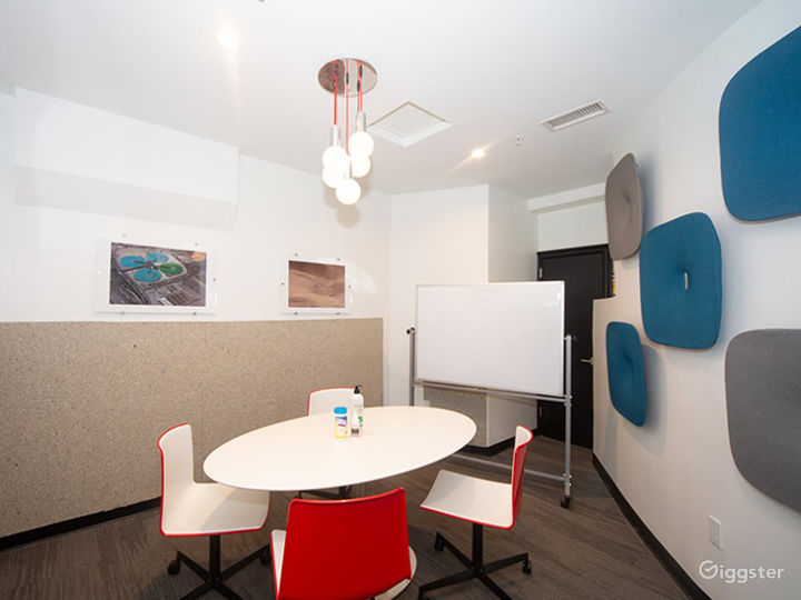 Mini Conference Room | Rent this location on Giggster