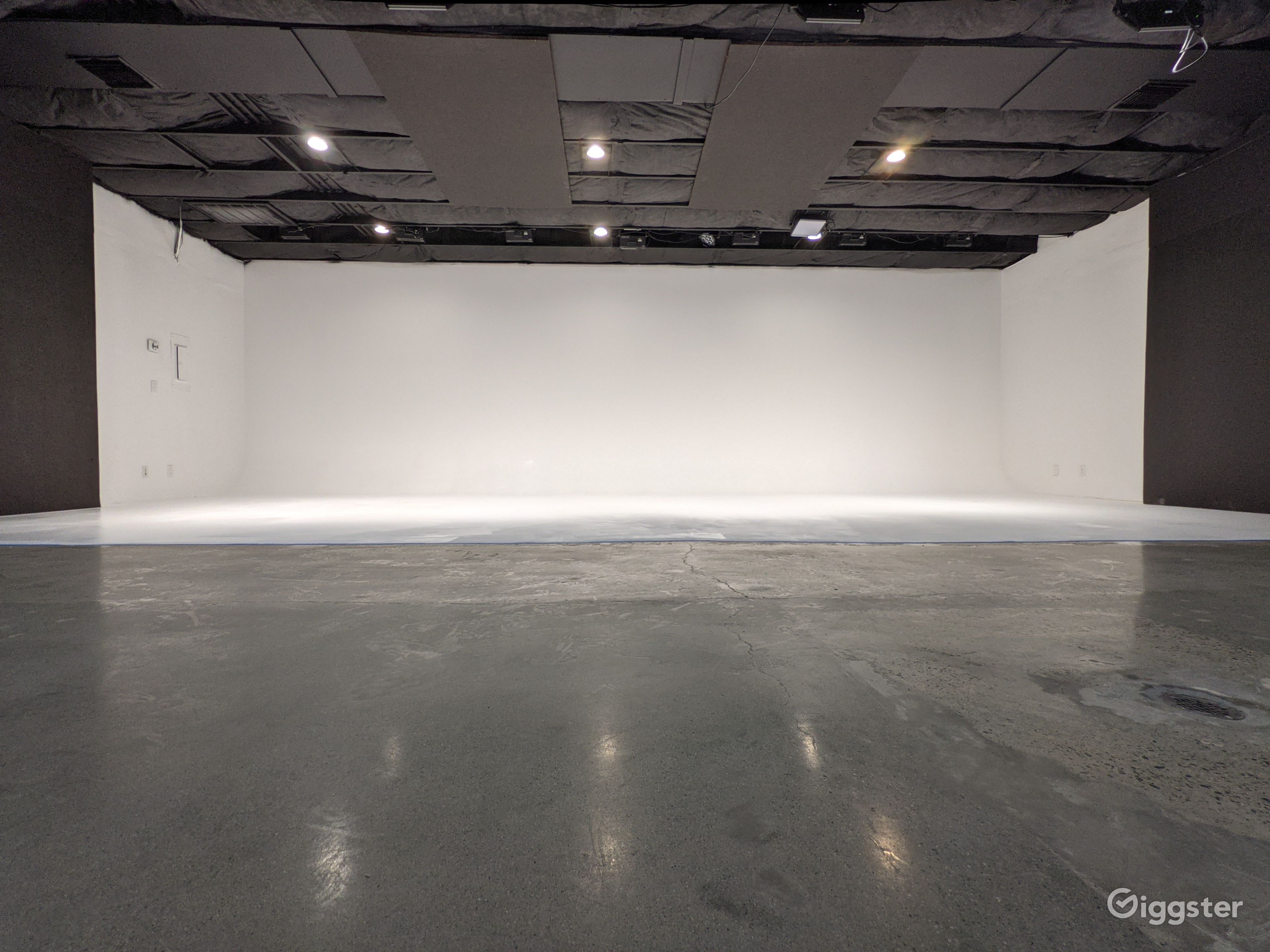 Professional Production Studio w/White Cyclorama | Rent this location ...