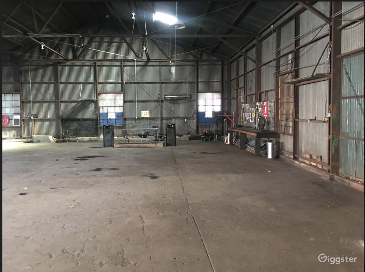 Urban Downtown Warehouse Studio with Open Space | Rent this location on ...