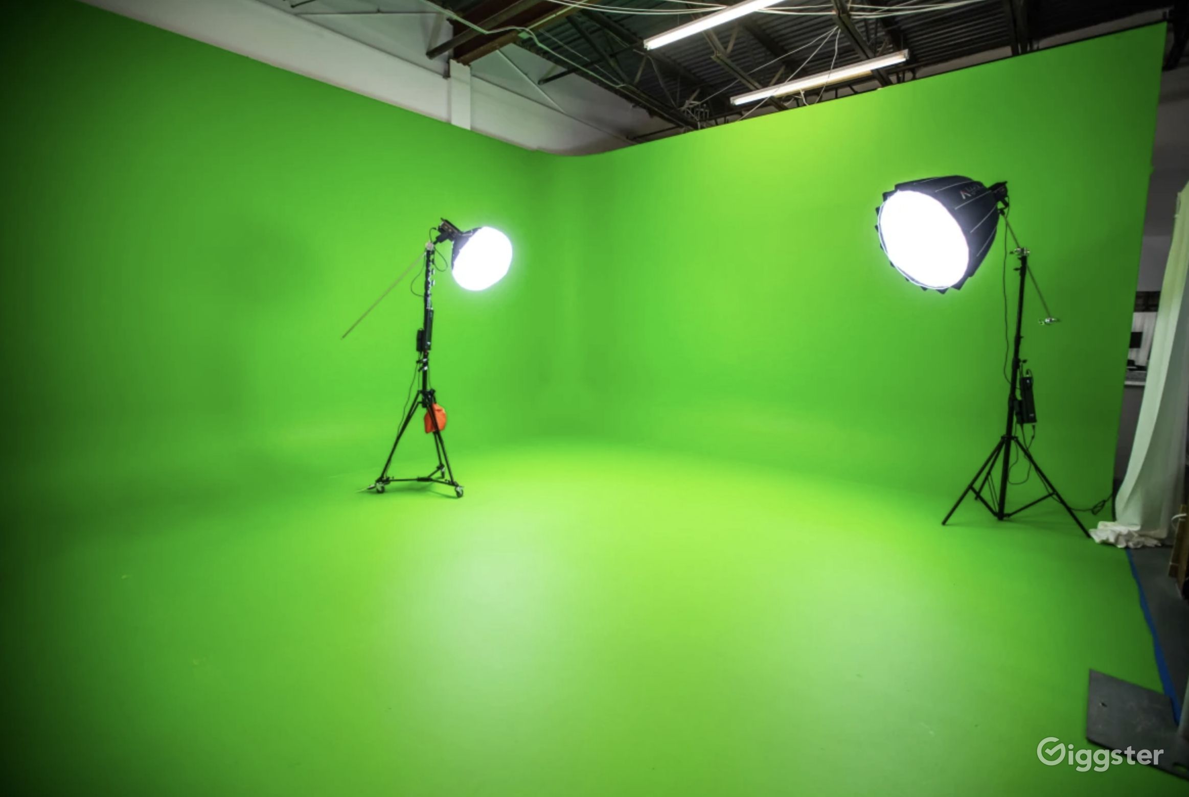 Pro Video/Photo Production Studio & Stage | Rent this location on Giggster
