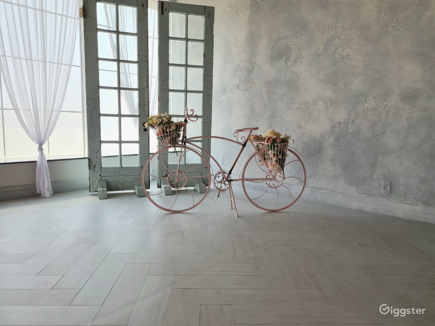 Purity Studio Room | Rent this location on Giggster