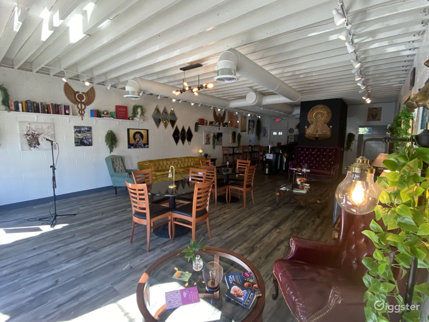 Sober Bar & Coffee Shop | Rent this location on Giggster