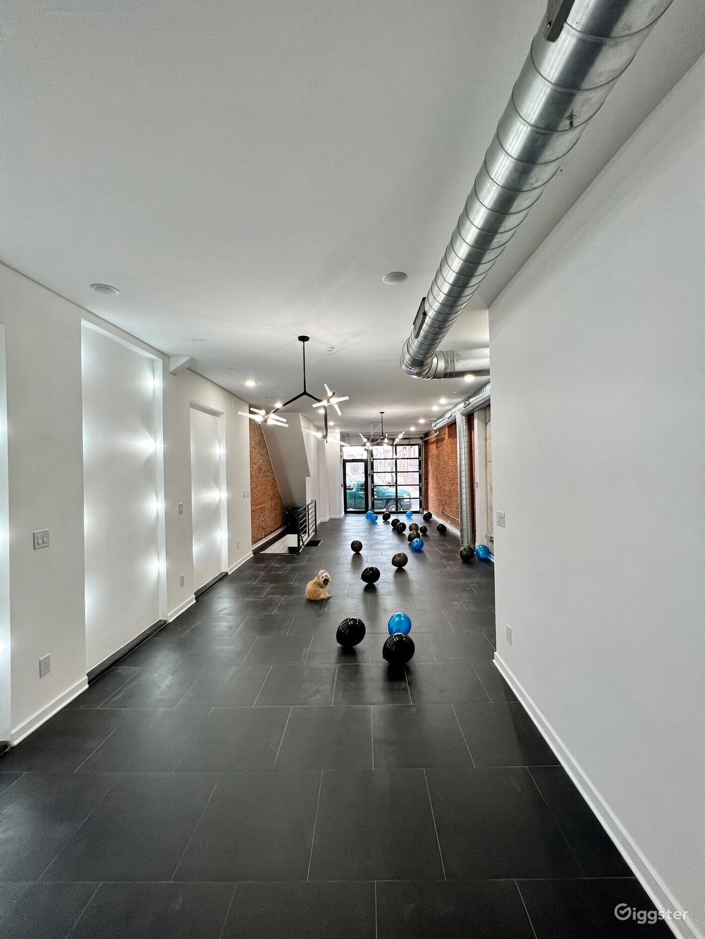 Intimate Creative/ Event/ Meeting Space | Rent this location on Giggster