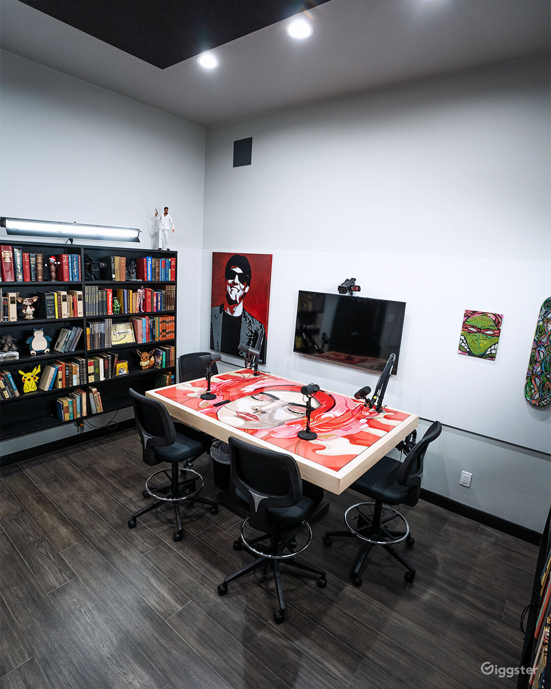 FULLY-EQUIPPED PODCAST STUDIO | Rent this location on Giggster