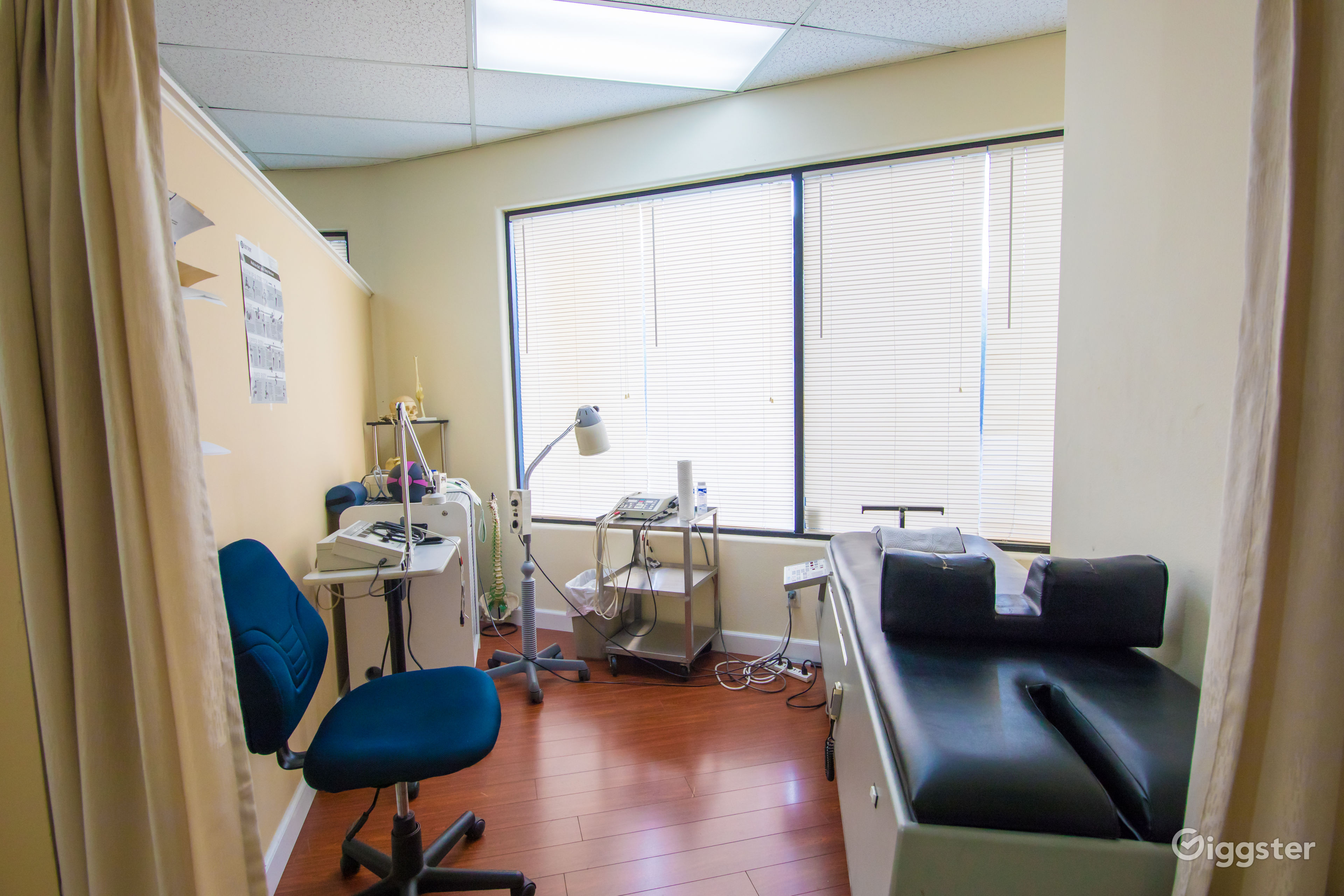 Medical and Chiropractic clinic | Rent this location on Giggster