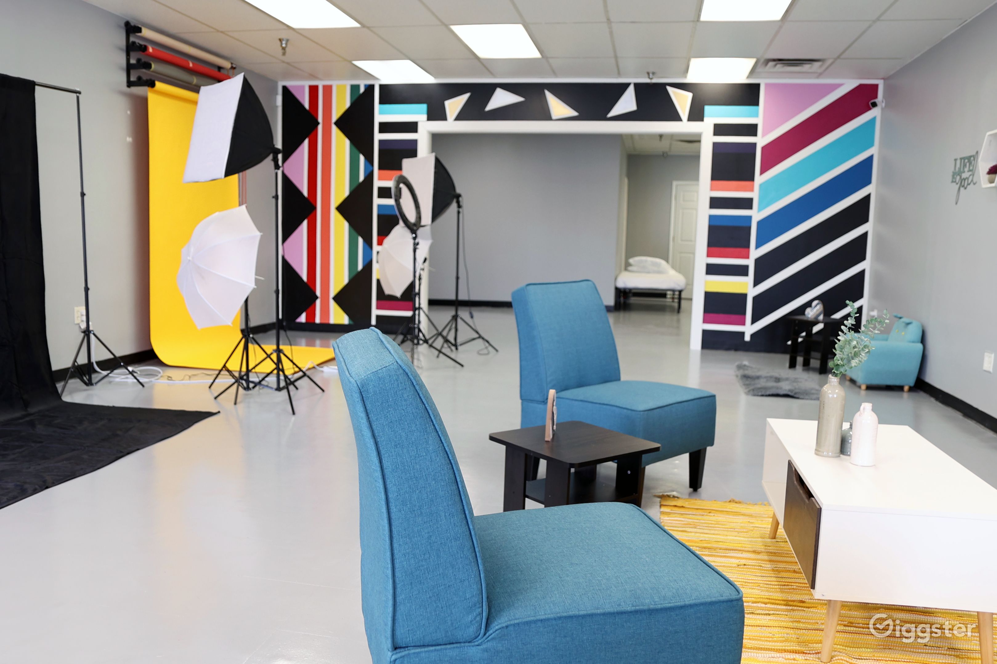 Beautiful Southside Studio w/ Several Looks | Rent this location on ...