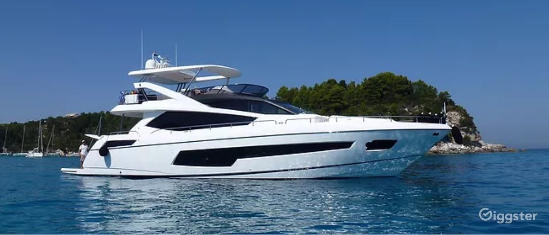 75 FOOT SUNSEEKER LUXURY MANHATTAN YACHT | Rent this location on Giggster
