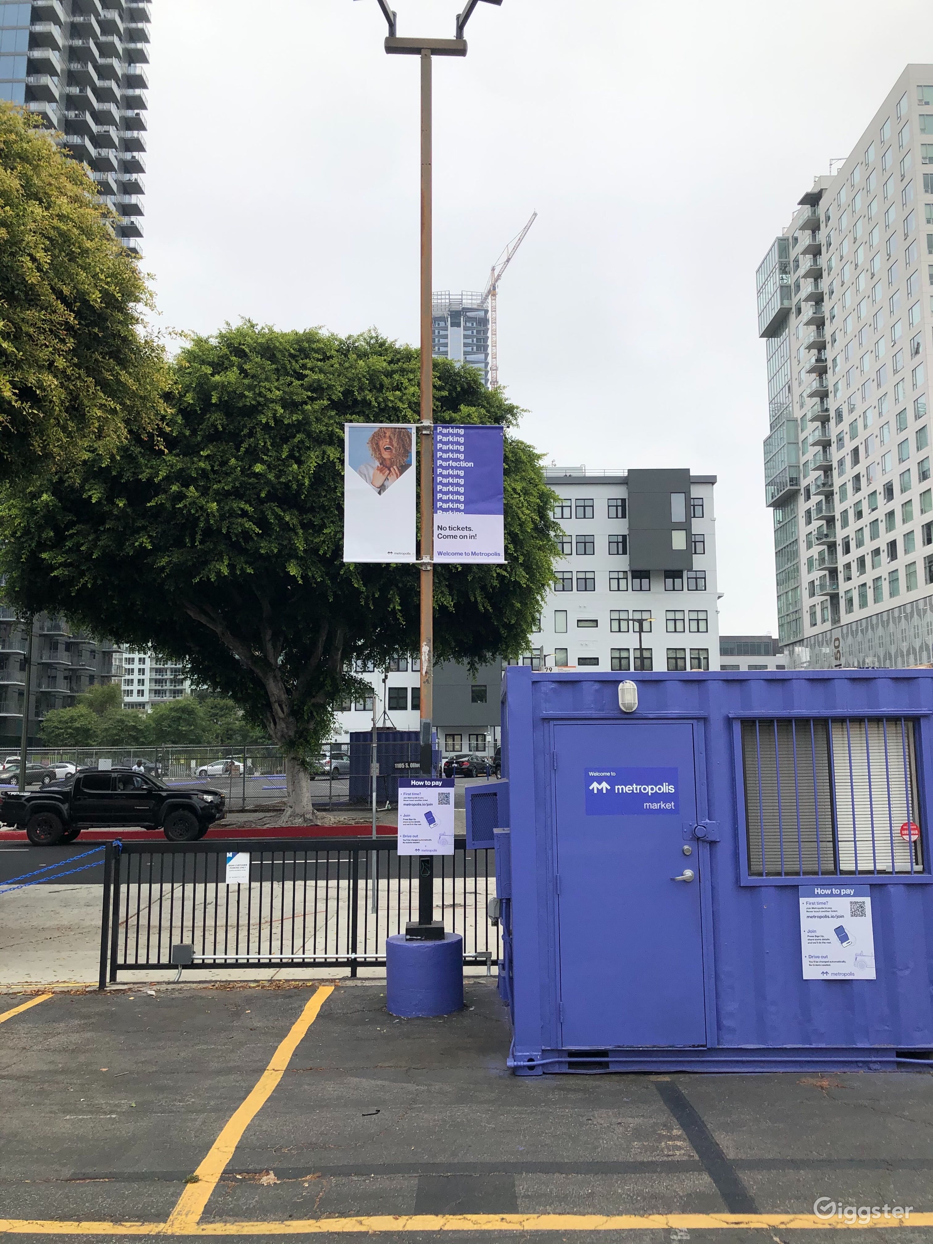 USC Tower Parking Lot | Rent this location on Giggster