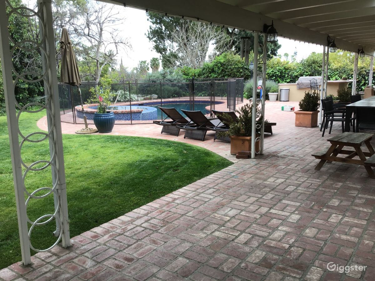 Ranch style home with large circular driveway | Rent this location on ...