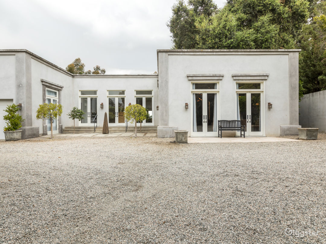 Touch of Grey | Rent this location on Giggster