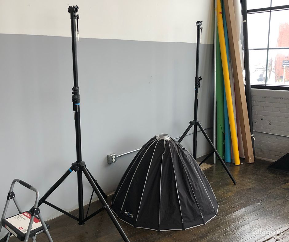 Big Windows Shared Photography Studio | Rent this location on Giggster