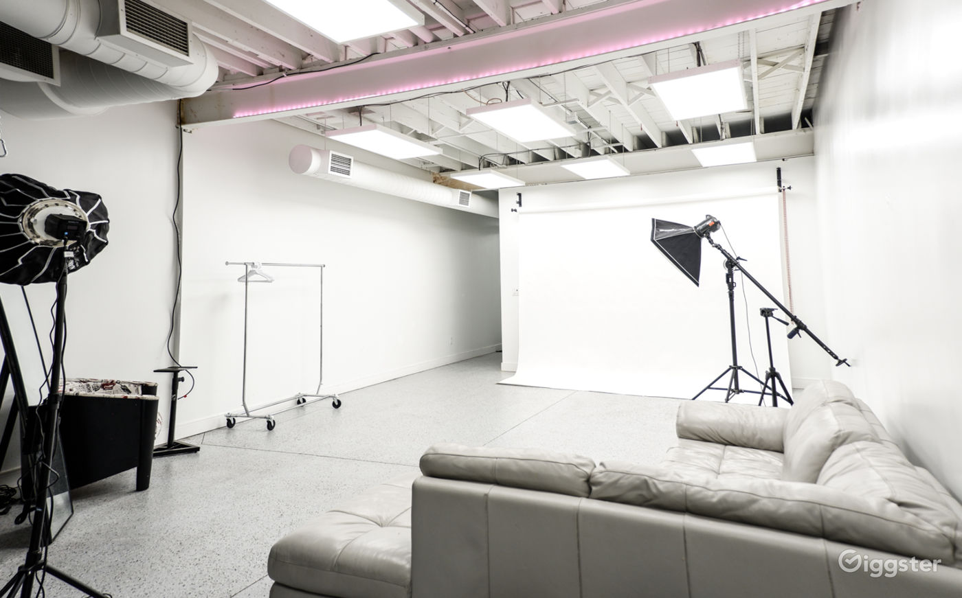 Bright Open Creative Studio Space | Rent this location on Giggster