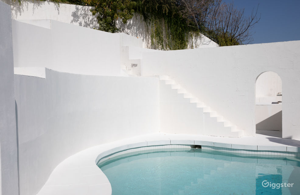 Minimal, Luxurious, Bright Pool Home w/ Arches | Rent this location on ...