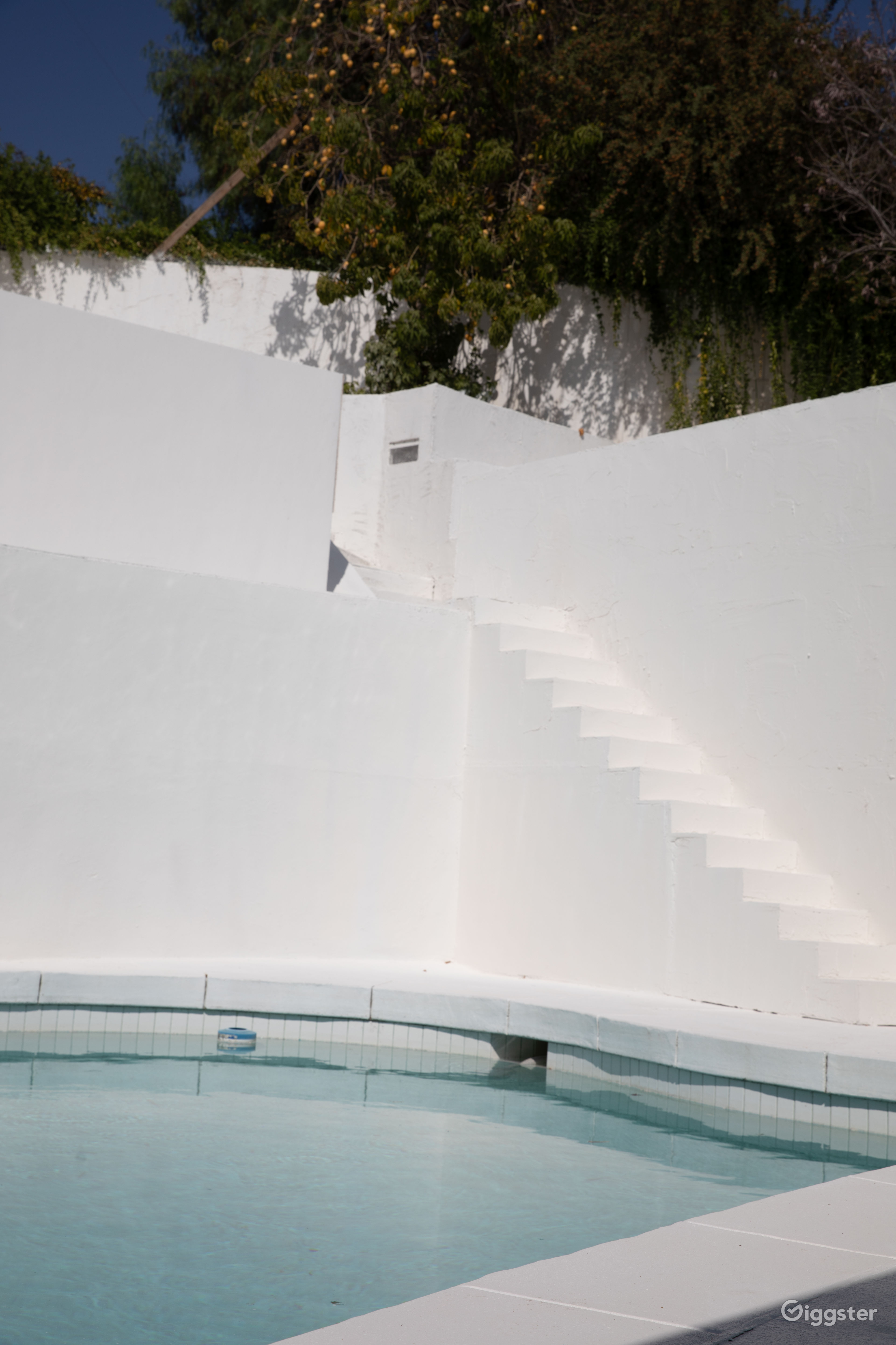 Minimal, Luxurious, Bright Pool Home w/ Arches | Rent this location on ...