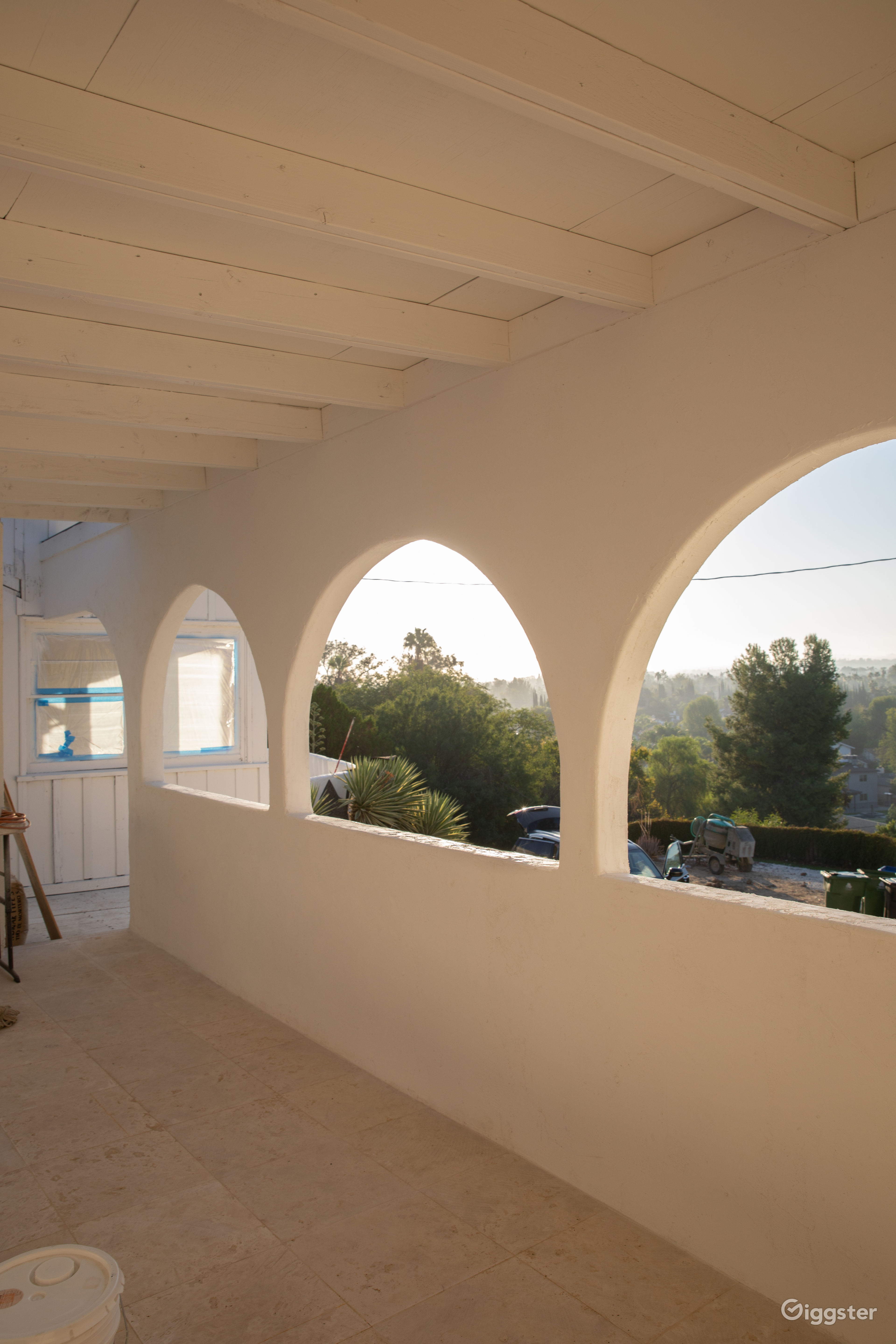 Minimal, Luxurious, Bright Pool Home w/ Arches | Rent this location on ...