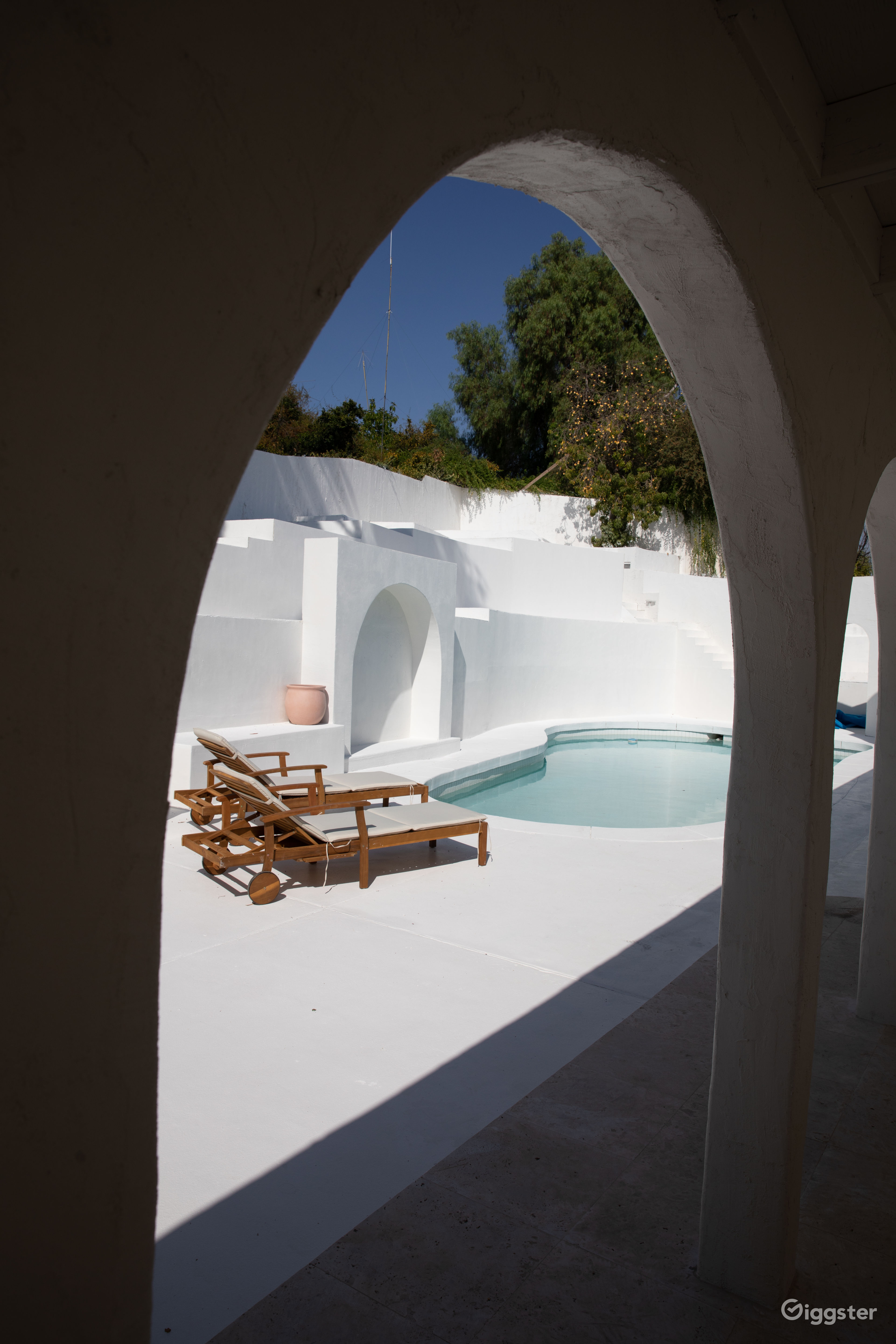 Minimal, Luxurious, Bright Pool Home w/ Arches | Rent this location on ...