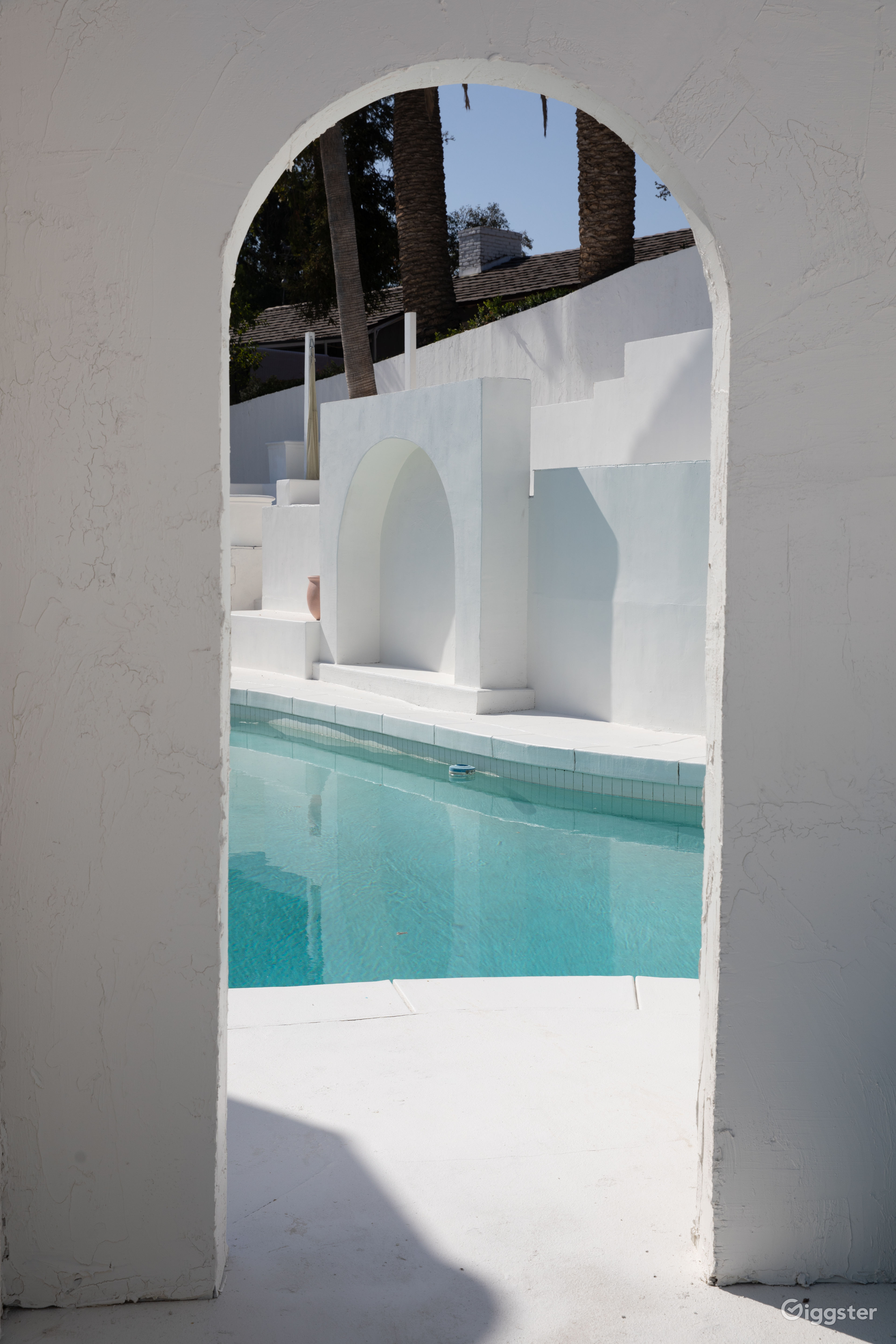 Minimal, Luxurious, Bright Pool Home w/ Arches | Rent this location on ...