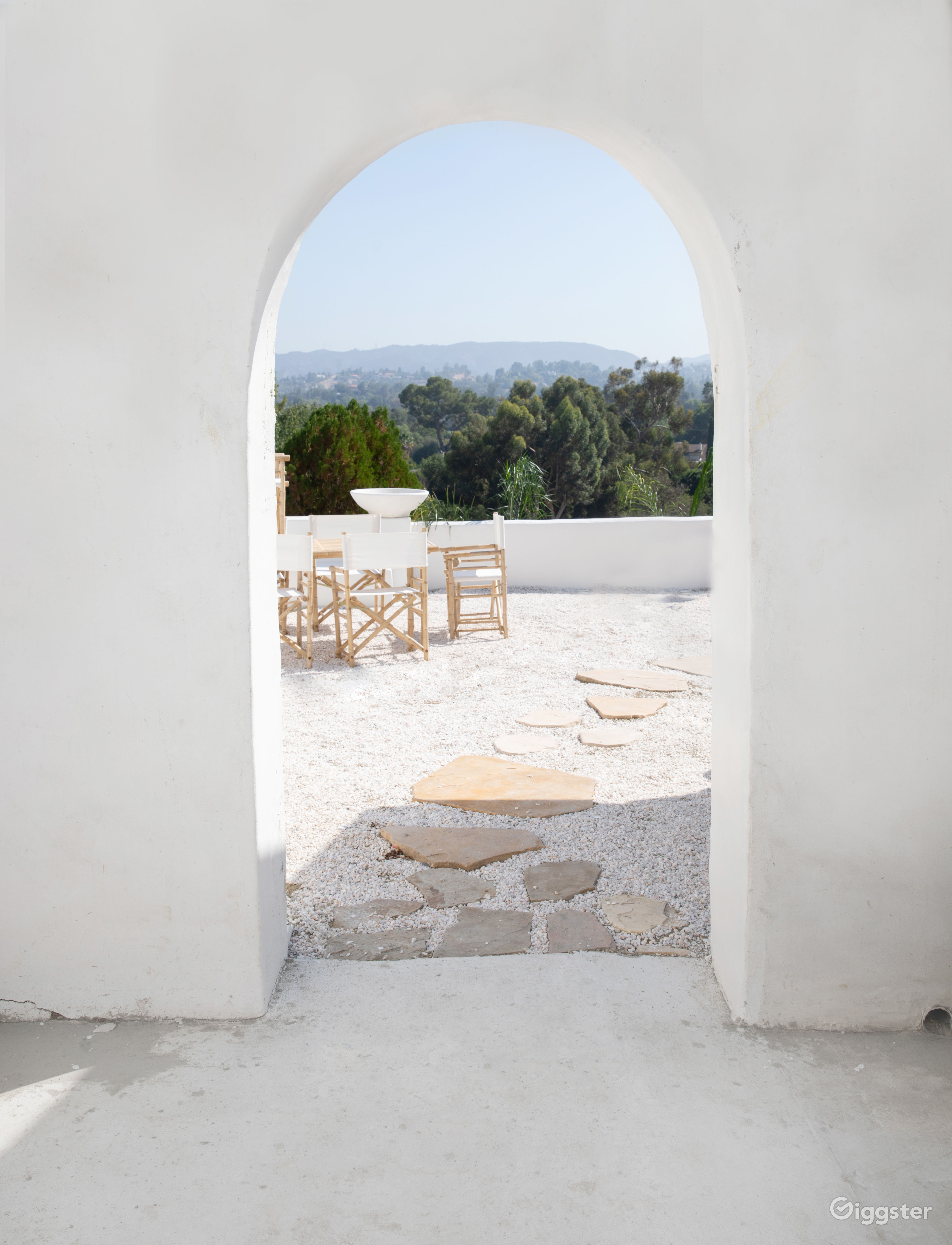 Minimal, Luxurious, Bright Pool Home w/ Arches | Rent this location on ...