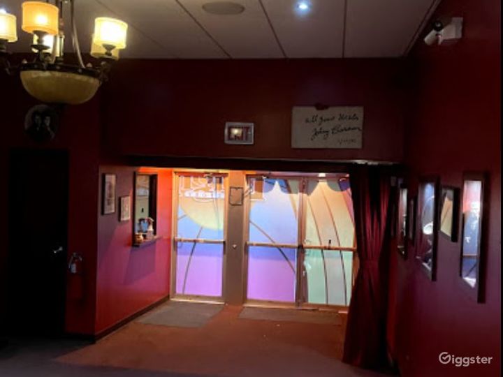 The Lobby And Bar For Intimate Cocktail Party In Chicago Rent This Location On Giggster