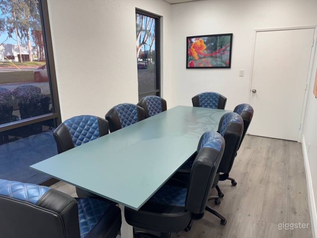 Simple Conference Room Near SNA Airport | Rent this location on Giggster