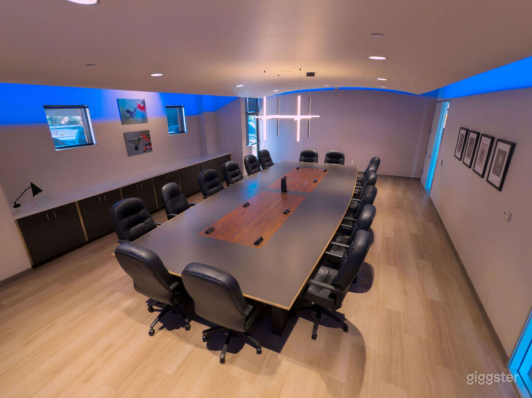 Modern, Zoom-ready spacious boardroom—up to 19 | Rent this location on ...