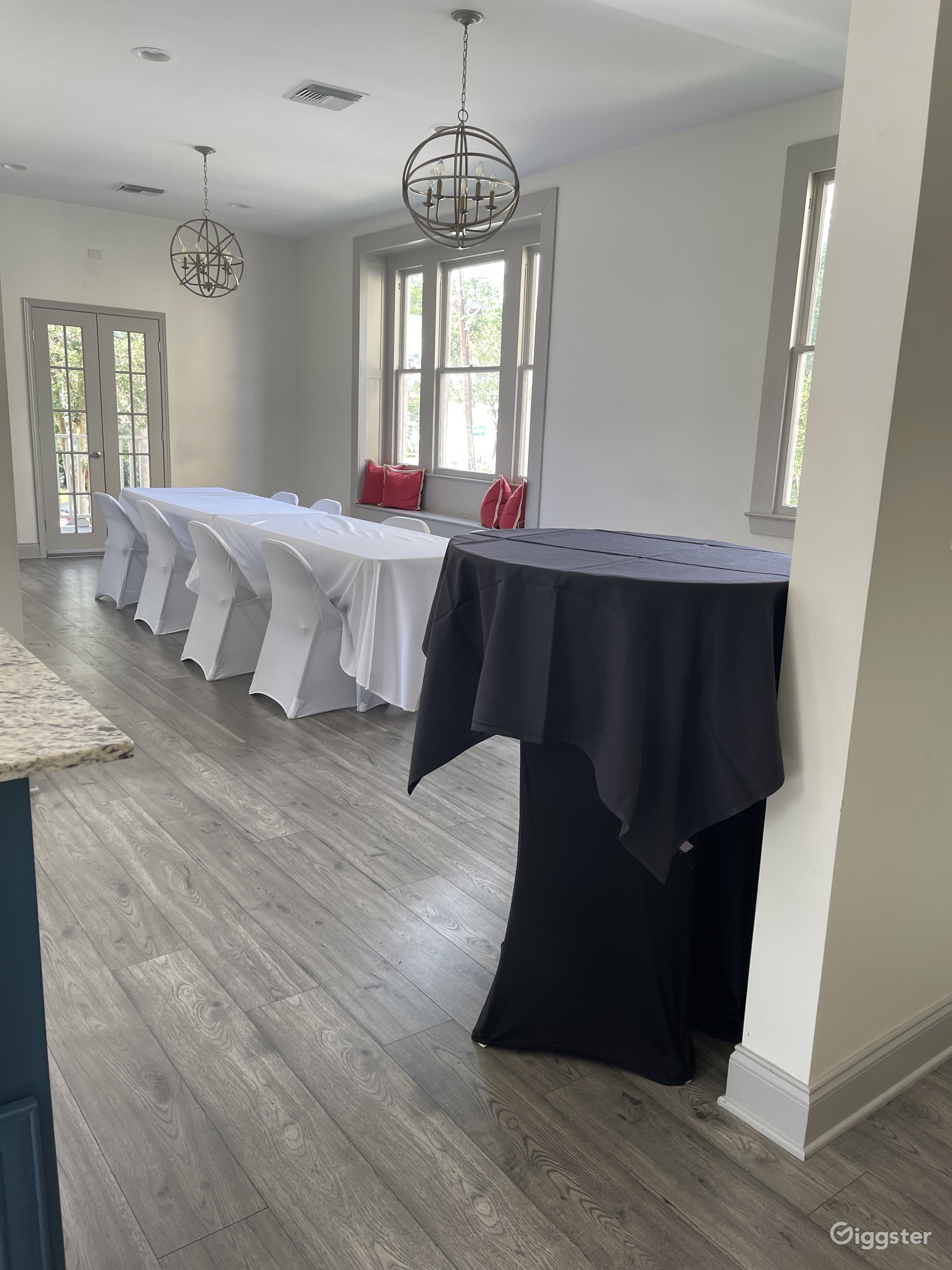 Nice and Cozy Event Space in Baton Rouge | Rent this location on Giggster