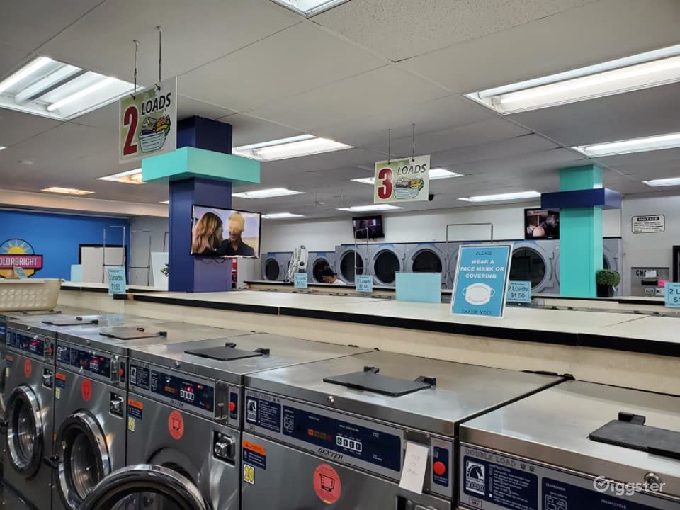 Large Urban Laundromat with Lots of Space! | Rent this location on Giggster
